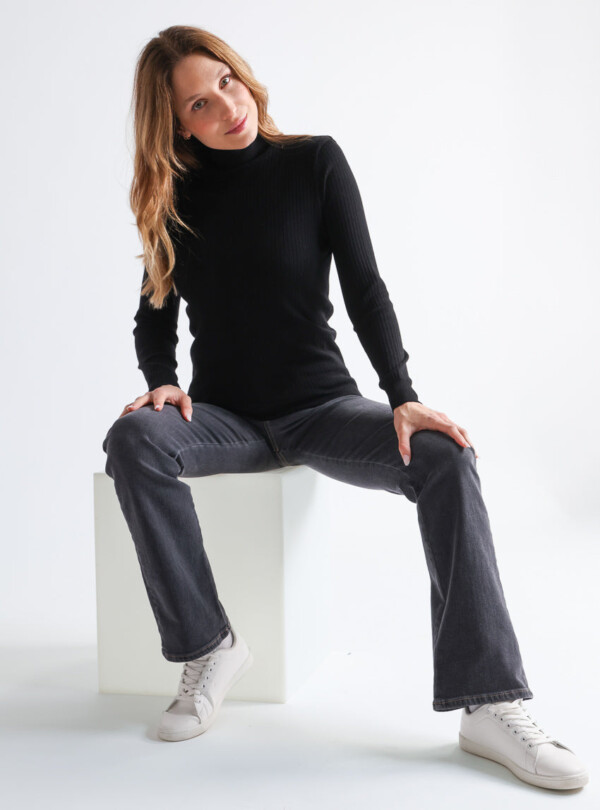 Pull chaussette femme col roule en laine merinos Noir - MAISON SOLFIN ...